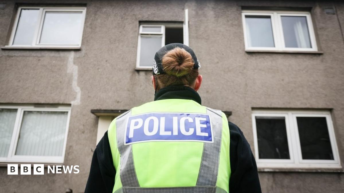 Man, 43, in court accused of Dundee murder - BBC News