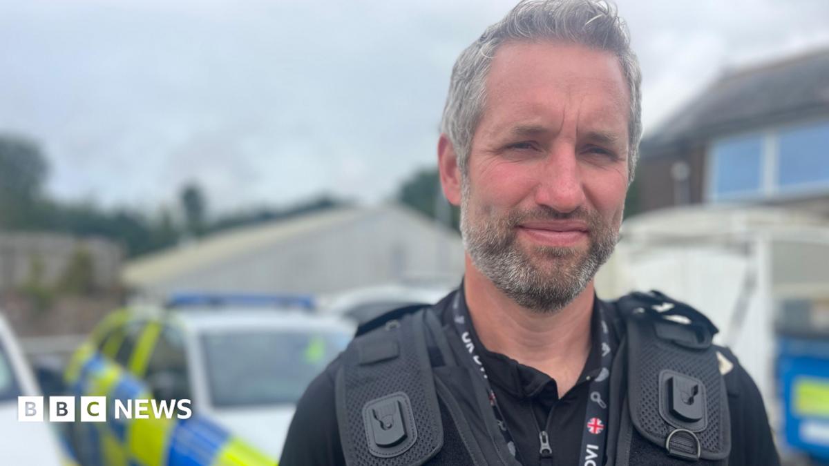 Devon and Cornwall Summer police patrols 'not there to ruin fun' - BBC News