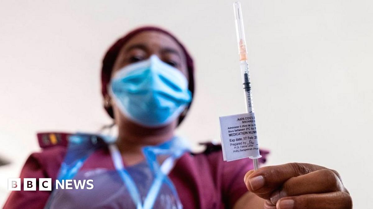 Coronavirus: South Africa rolls out vaccination programme - BBC News