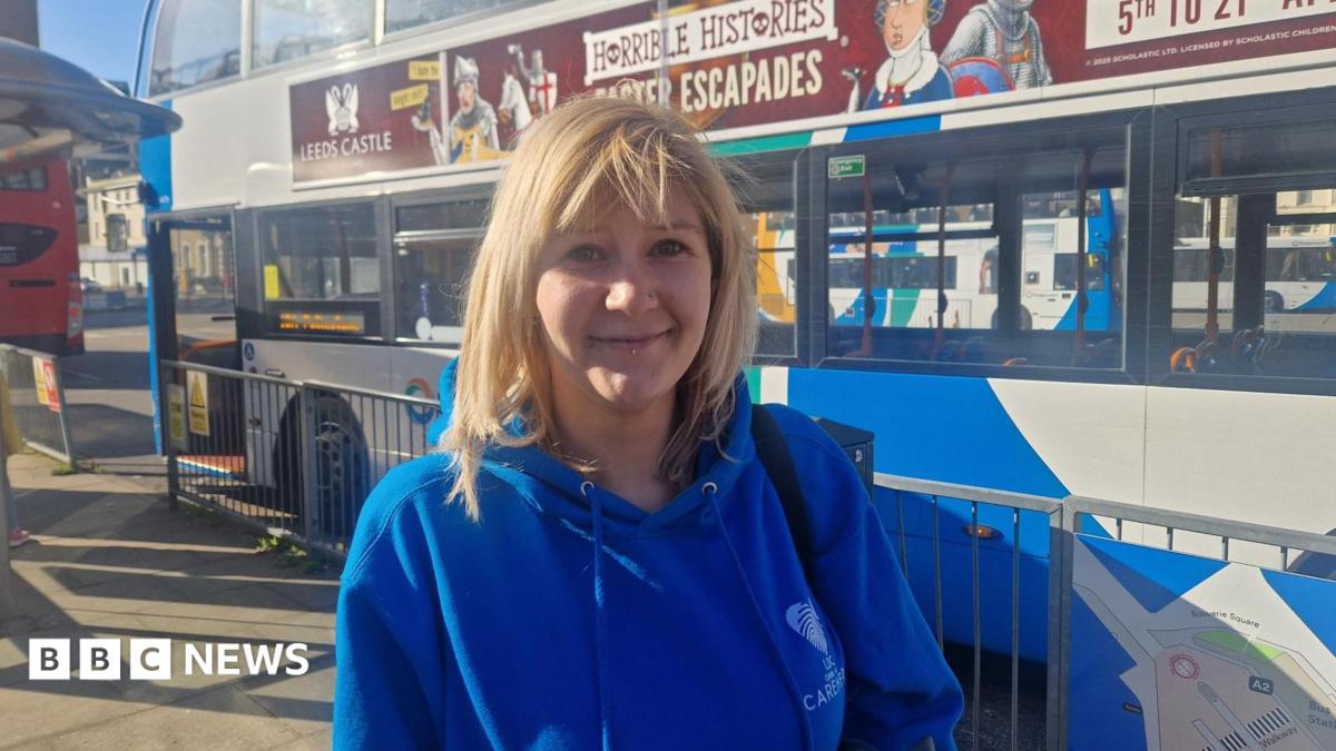 Folkestone passengers air views on 'cashless' bus trial - BBC News