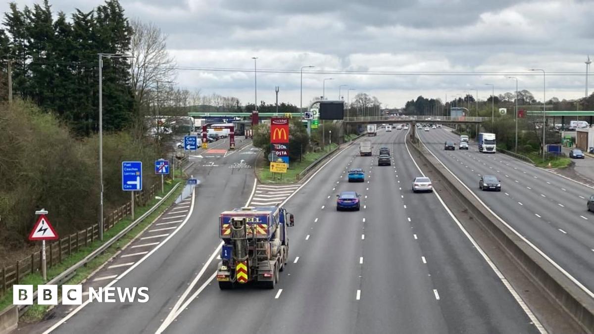 Solar farm by M1 Watford Gap services approved - BBC News