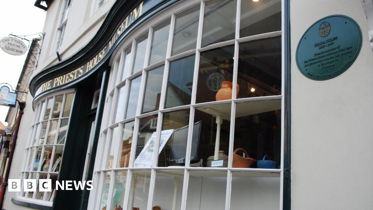Wimborne's Priest's House Museum awarded £145,000 for revamp - BBC News