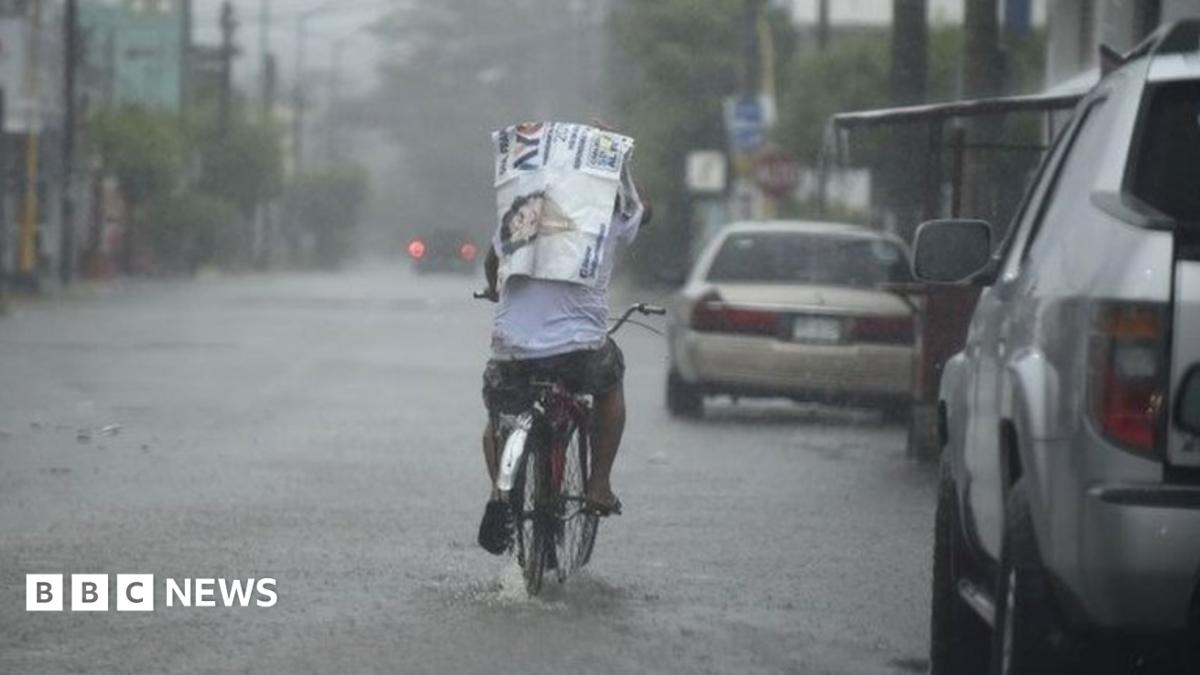 Tropical storm Willa moves inland across Mexico - BBC News