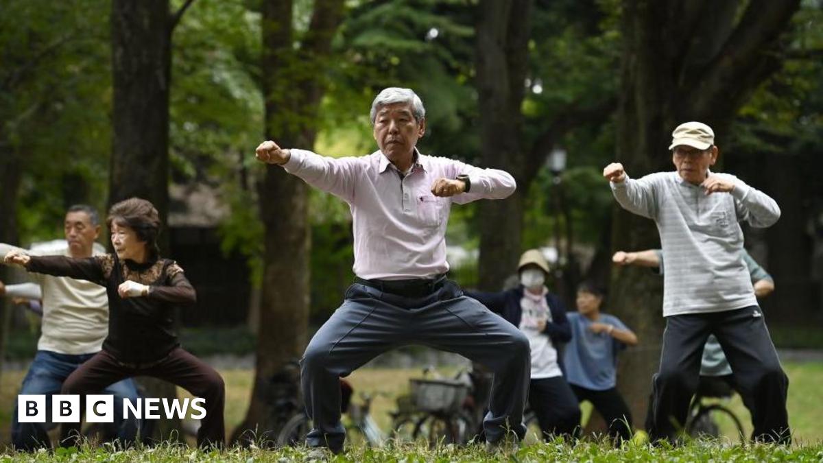 Japan sets new record with nearly 100,000 people aged over 100 - BBC News