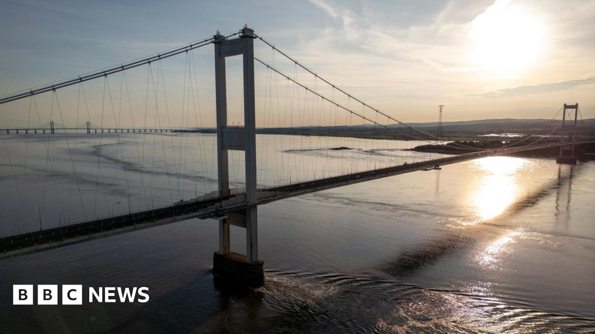 M48 Severn Bridge and M5 northbound lane reopens after high winds - BBC ...