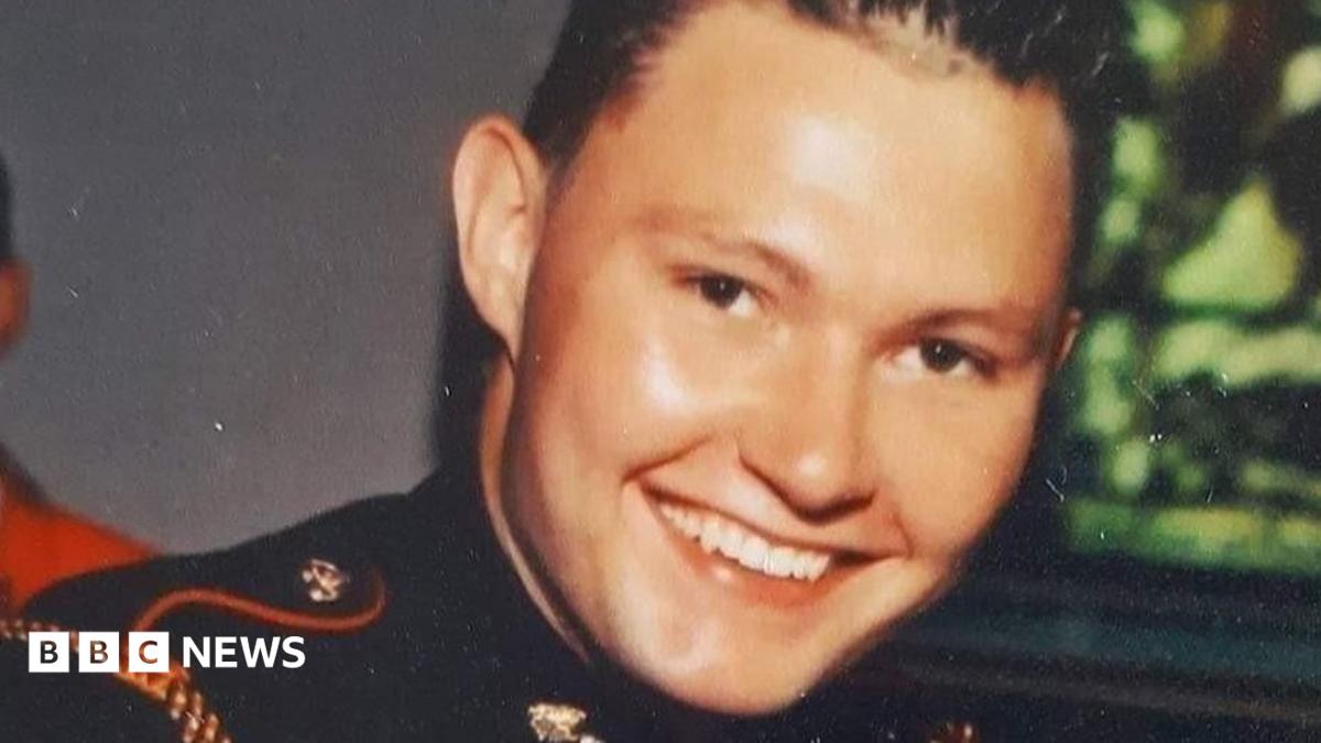Ceremony marks Bedworth road renaming for fallen soldier - BBC News