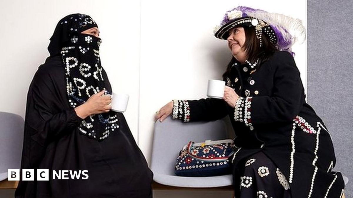 Celebrating Cockney culture could 'help fight prejudice' - BBC News