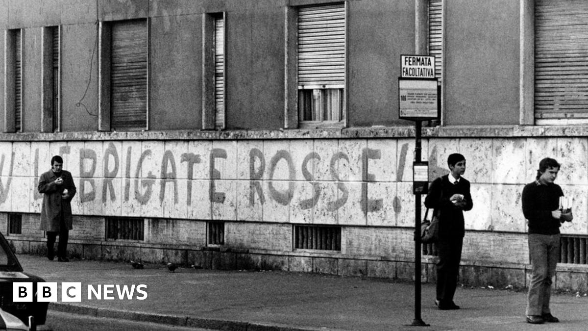 France arrests ex-members of Italy extremist group Red Brigades - BBC News