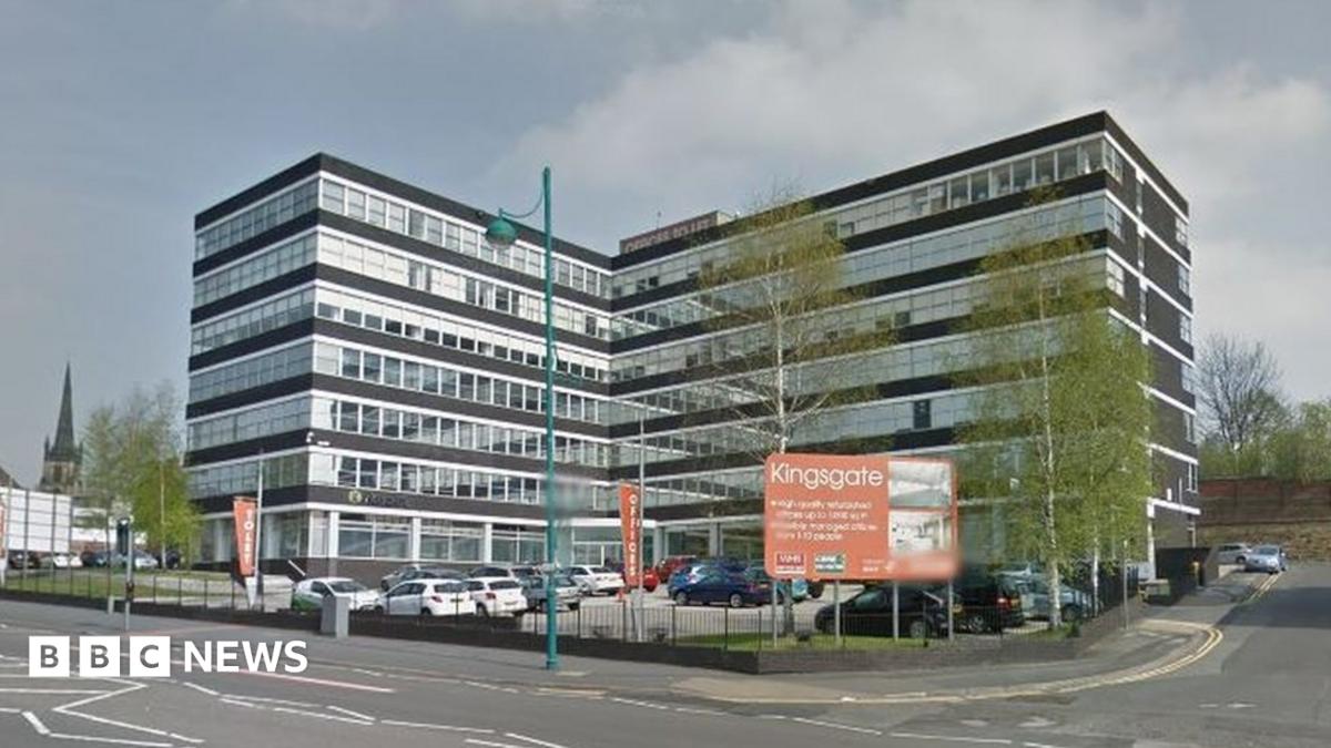 Stockport crash: Pedestrian, 95, dies after being hit by car - BBC News
