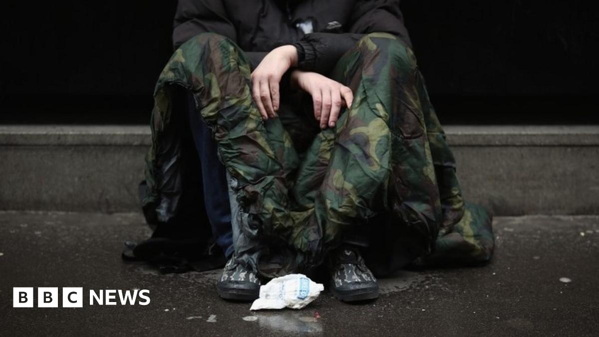 Charities call for action over homelessness in England - BBC News