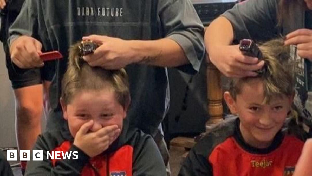 Under-13s rugby team shave heads for teammates cancer diagnosis - BBC News