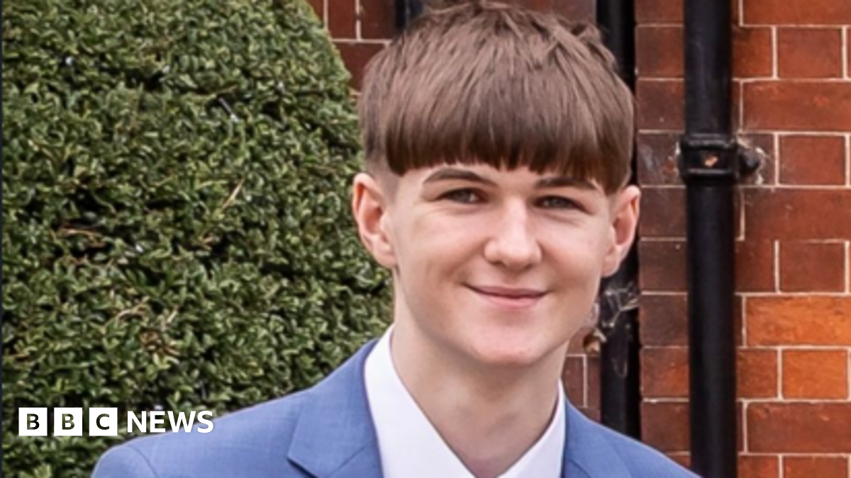 Teenager killed in Streetly crash 'will be dearly missed' - BBC News