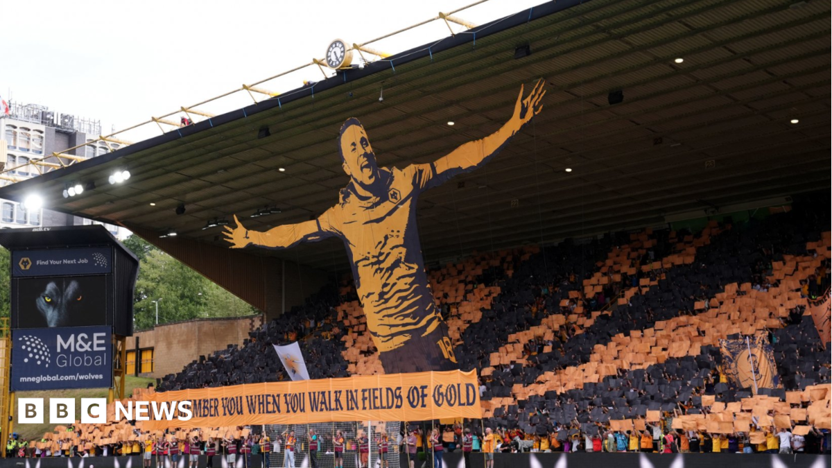 Wolves fans show their love for ex-player Jota before City clash - BBC News