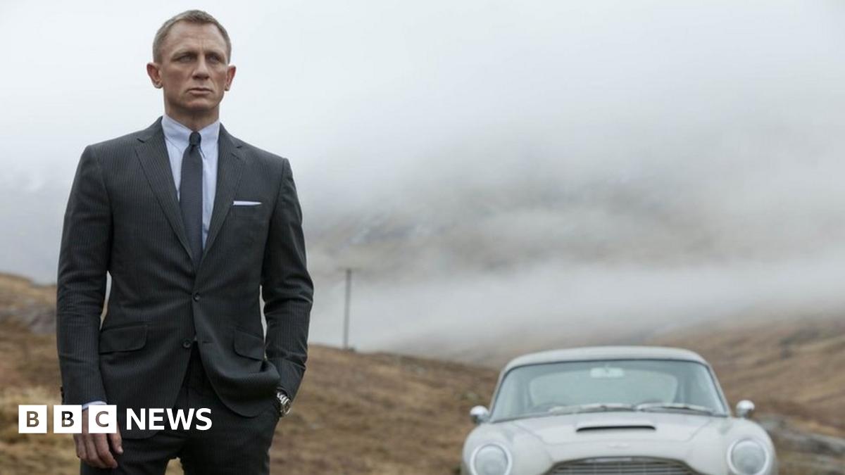 What's fact and fiction about working as a British spy? - BBC News