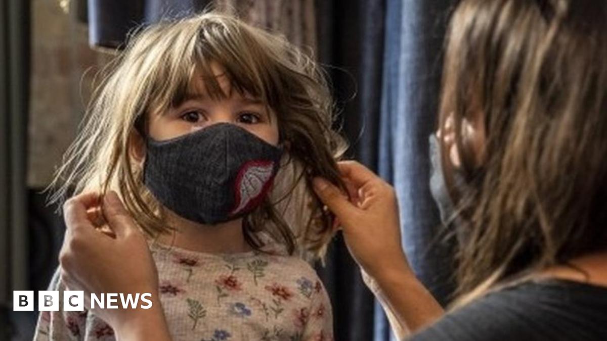 Coronavirus: Germany's states make face masks compulsory - BBC News