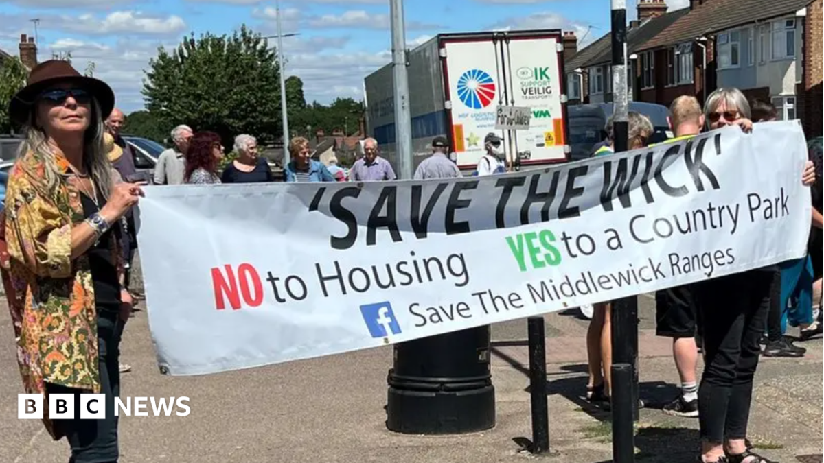 Activists raise £10k to fight plans to build homes at Middlewick - BBC News