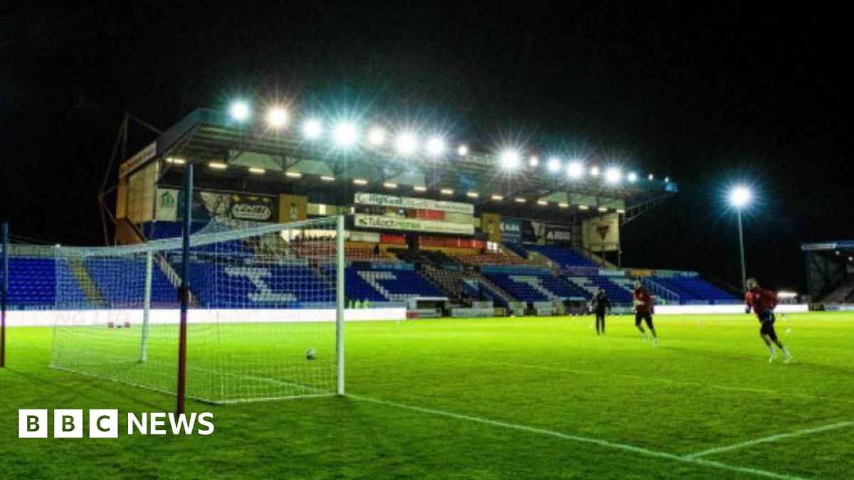 Two teenagers injured after Inverness pyrotechnic incident - BBC News