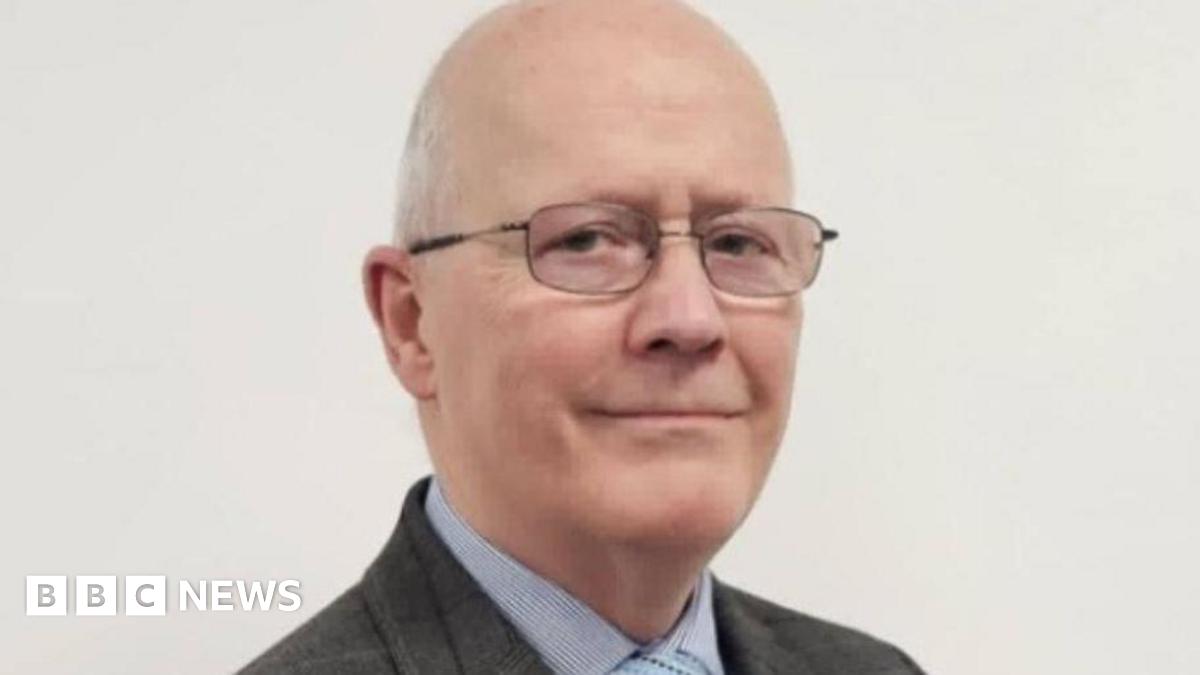 Reform candidate Ronald Firman gets conduct reminder over tweets - BBC News