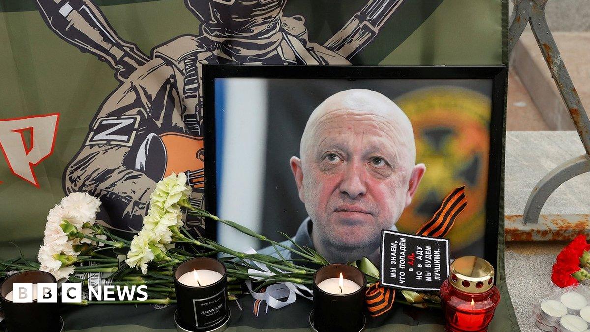 Black box recovered from Prigozhin crash site - Russia - BBC News
