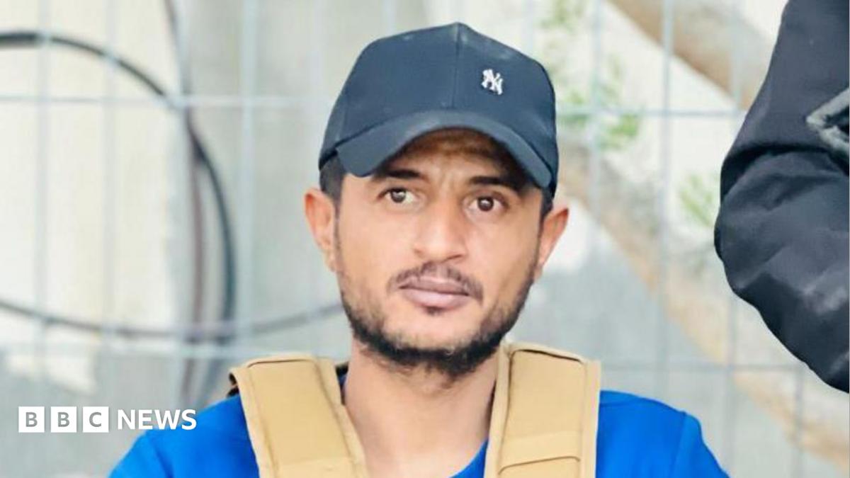Yasser Abu Shabab: Anti-Hamas militia leader killed in Gaza - BBC News