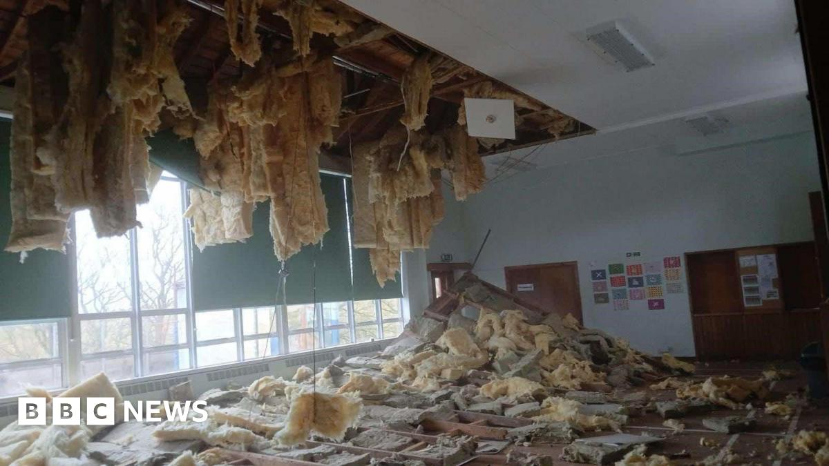 Safety warning to councils after school ceiling collapse - BBC News