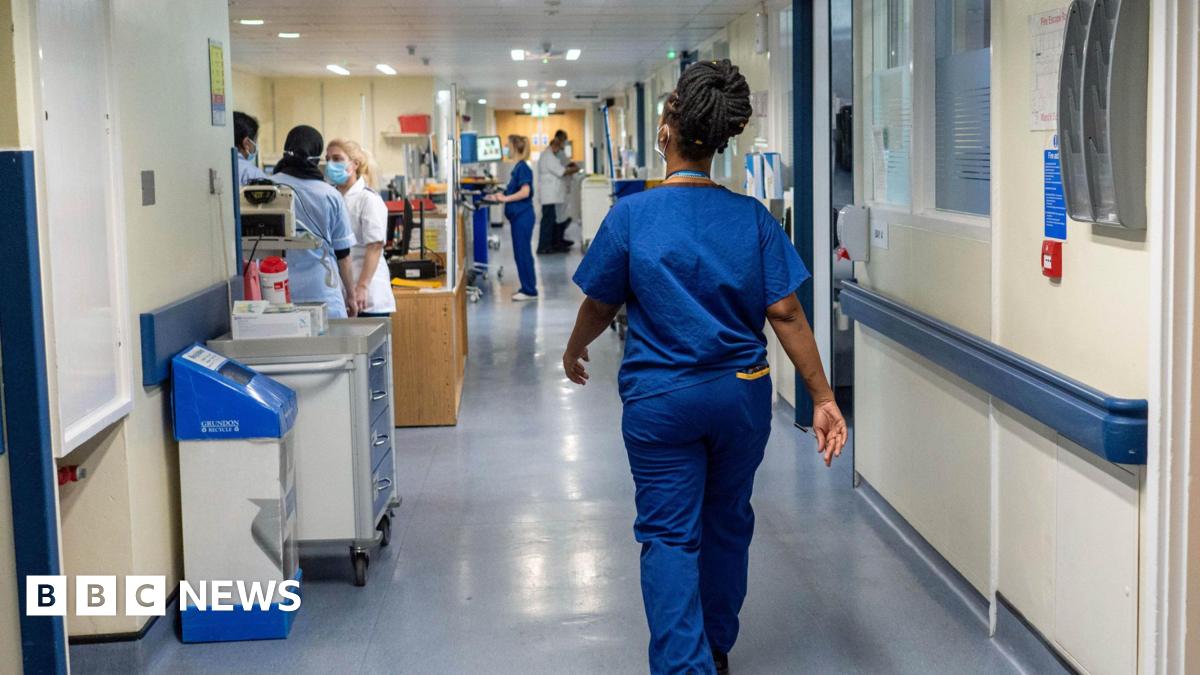 Gloucestershire hospitals record lowest number of 'bed blockers' - BBC News
