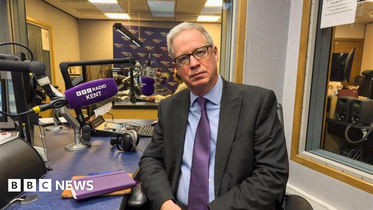 Port of Dover was ready for Entry Exit System checks, chief says - BBC News