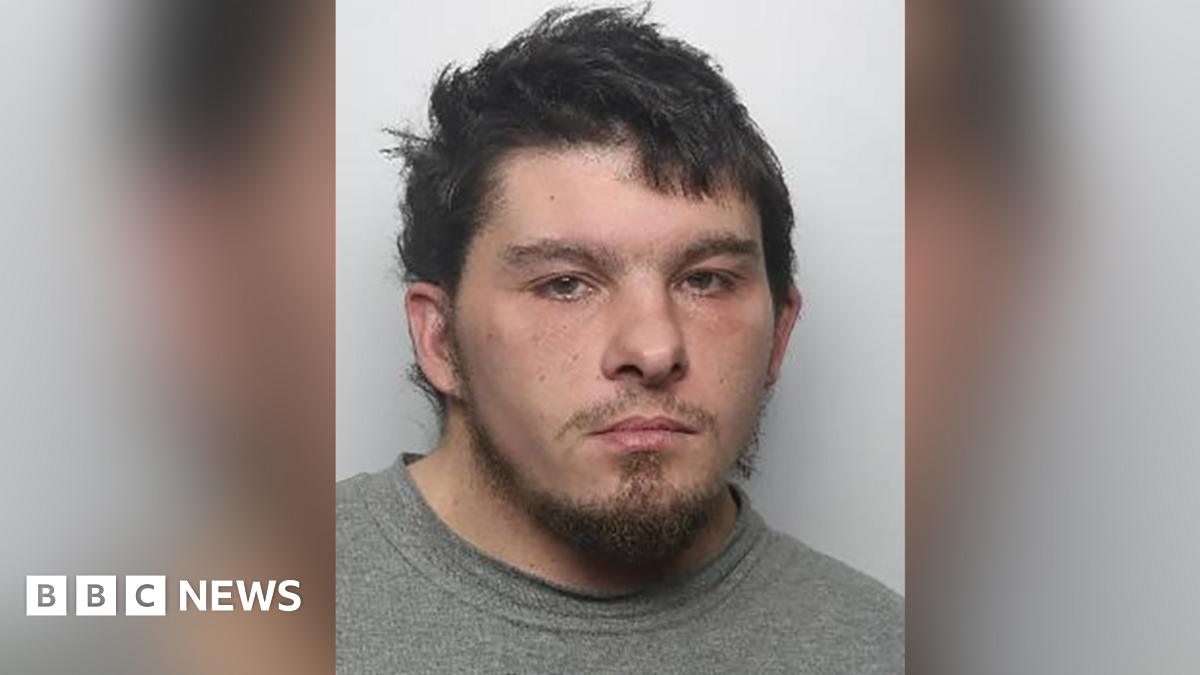 Doncaster man Steven Ling kicked thief to death in pub car park - BBC News