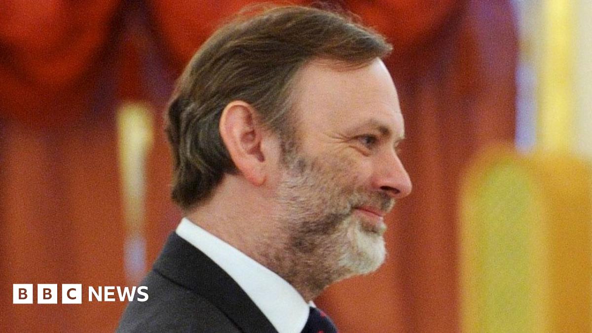 Sir Tim Barrow: UK's new ambassador to EU 'tough negotiator' - BBC News