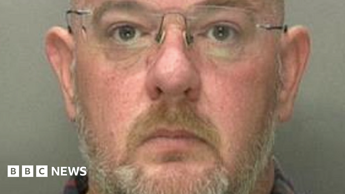 Ex-Tory campaign manager admits child image offences - BBC News