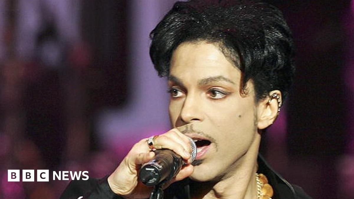 Prince: The colourful life of the pop superstar - BBC News