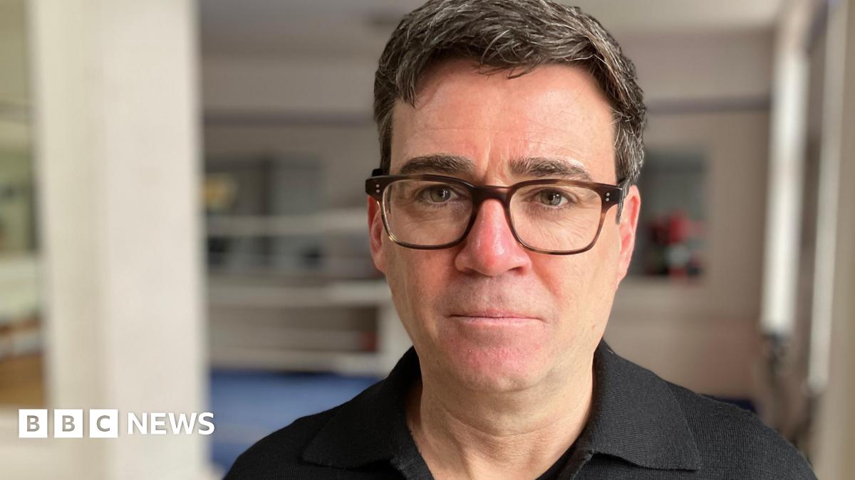 Northern rail services embarrassing, Mayor Andy Burnham says - BBC News