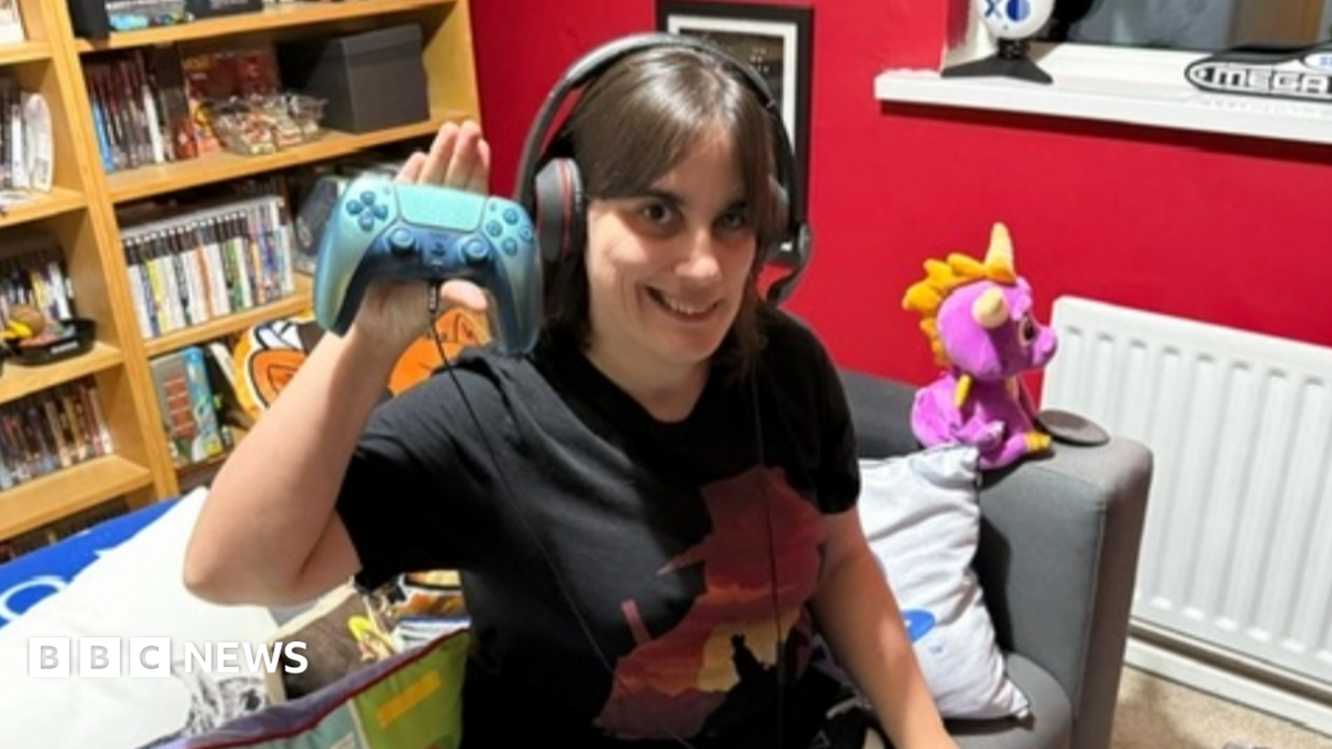 Video games: Visually-impaired players call for better inclusion - BBC News