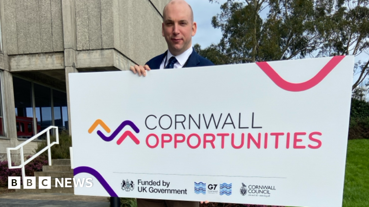 Cornwall Council launches 'one-stop-shop' jobs website - BBC News
