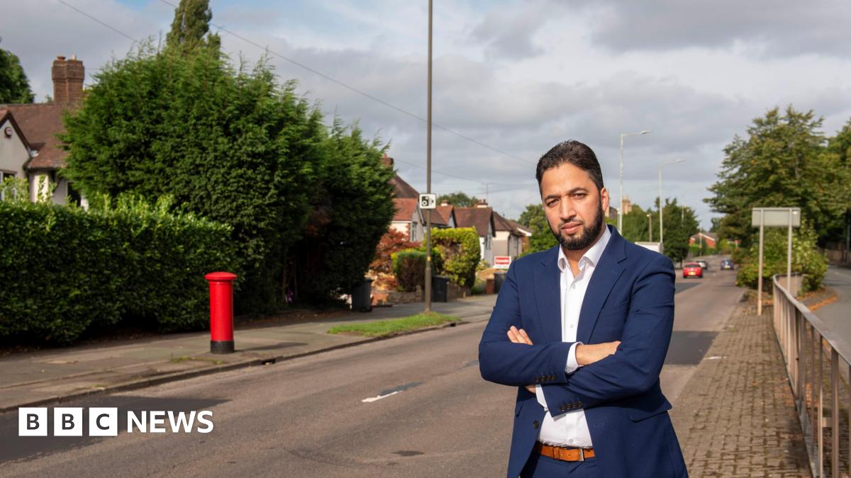 Wolverhampton roads shut as part of £9.7m pothole repair project - BBC News