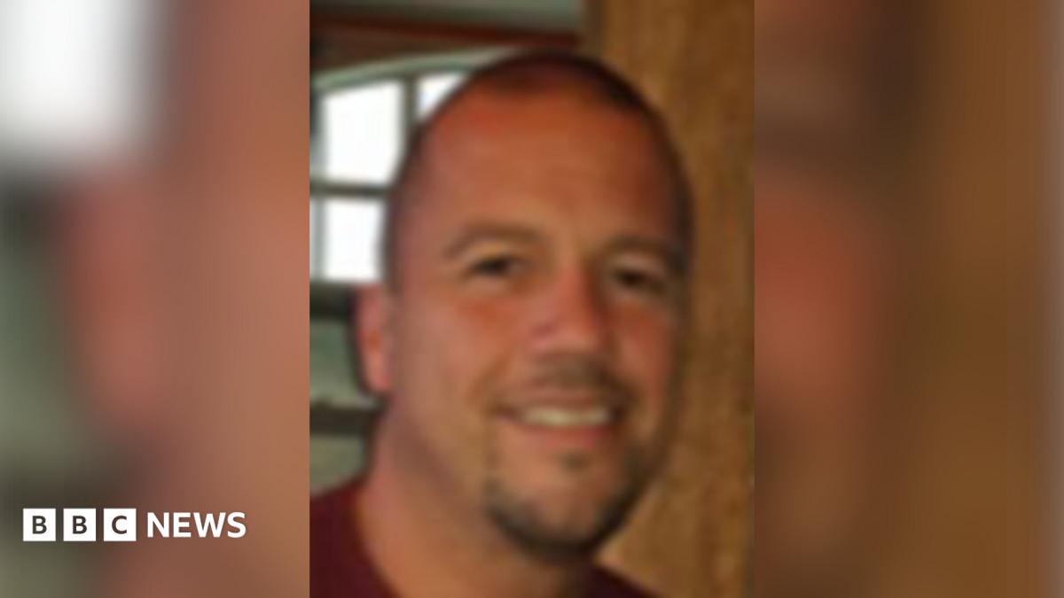 Body found in Bridgend woods after man disappeared - BBC News