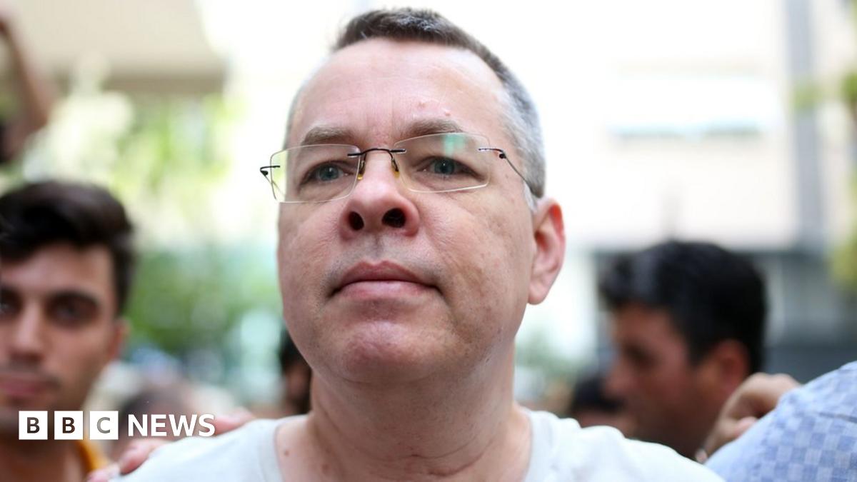 Andrew Brunson: Hopes rise as US pastor returns to court - BBC News