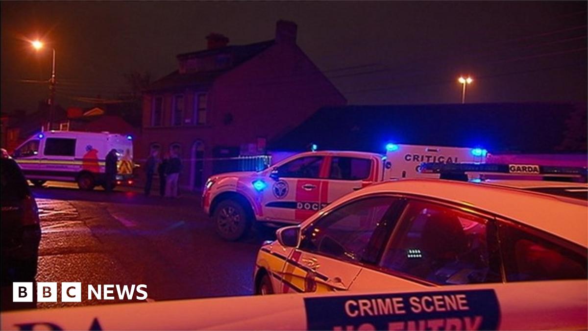 'Real IRA member ' shot dead in Blackpool area of Cork - BBC News