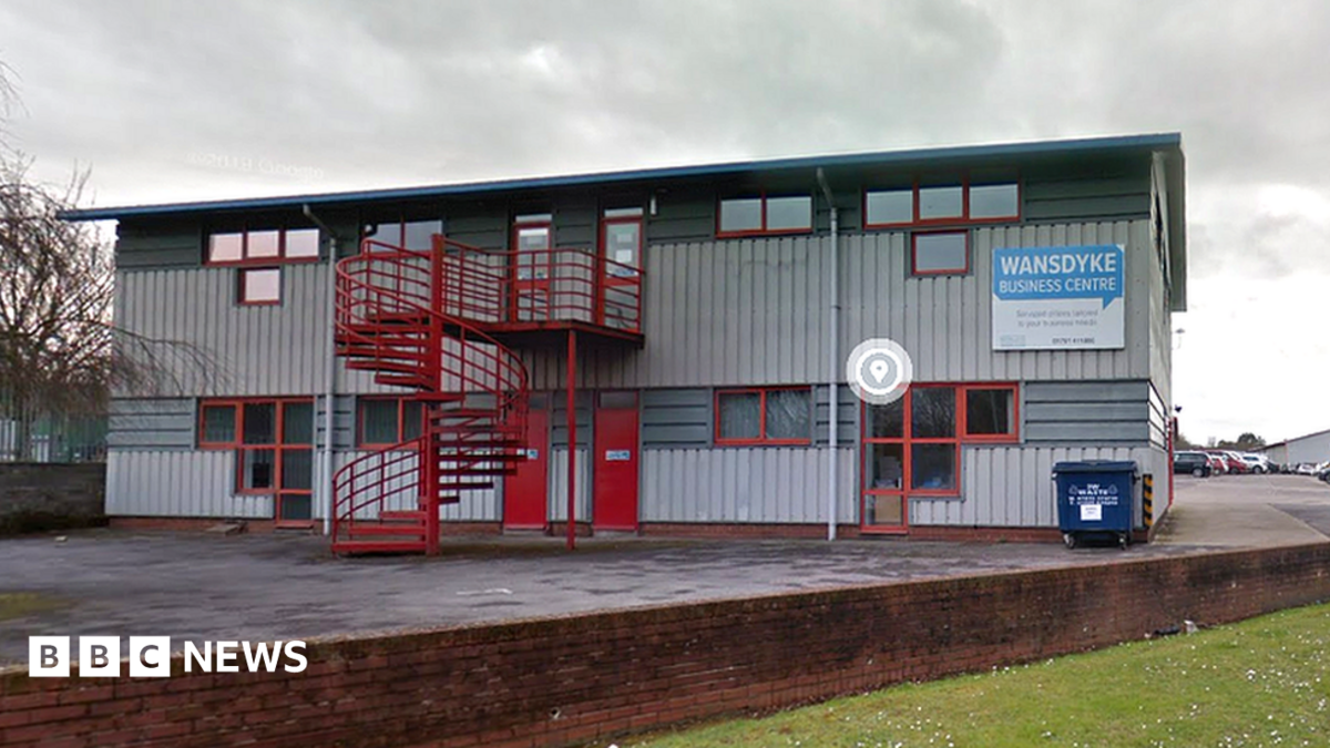 Council to sell 'loss-making' Midsomer Norton office block - BBC News