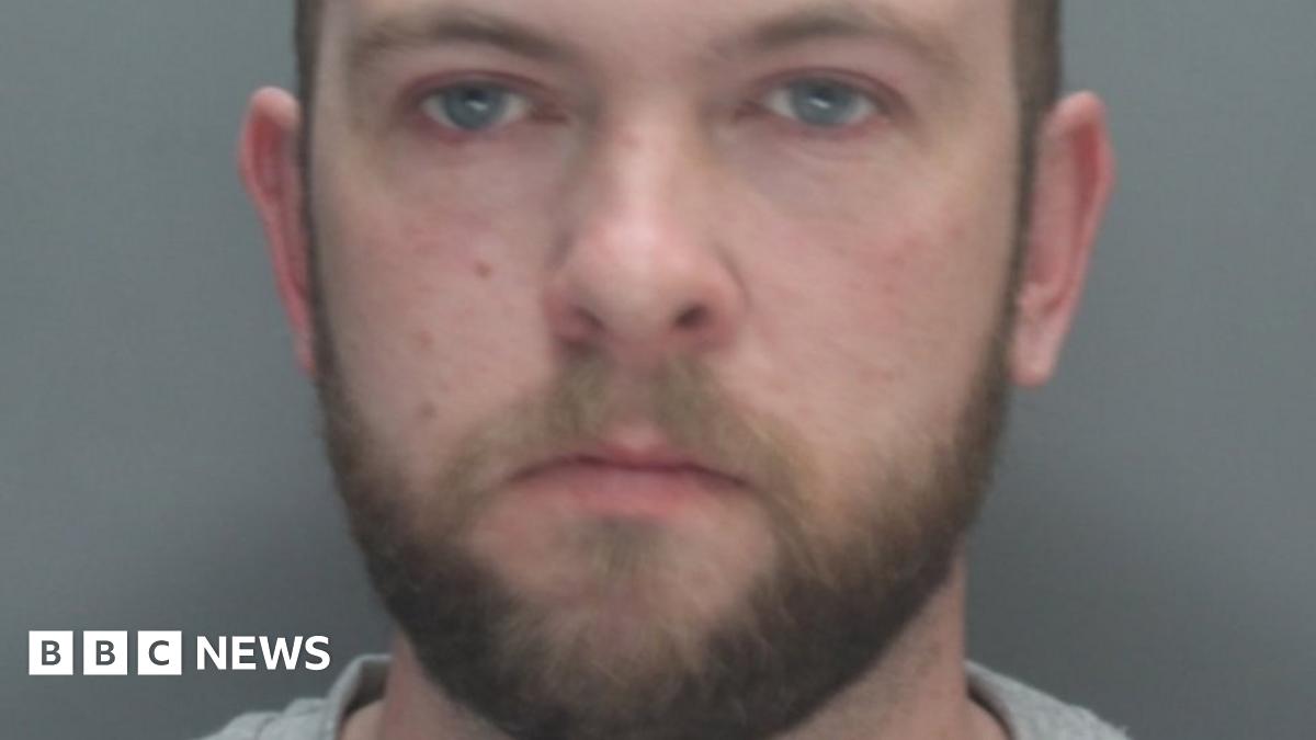 Mark Mahoney jailed for life for murdering partner - BBC News
