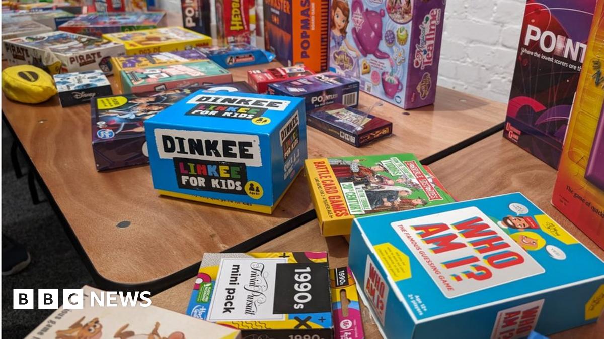 Sheffield charity game swap for young people facing homelessness - BBC News