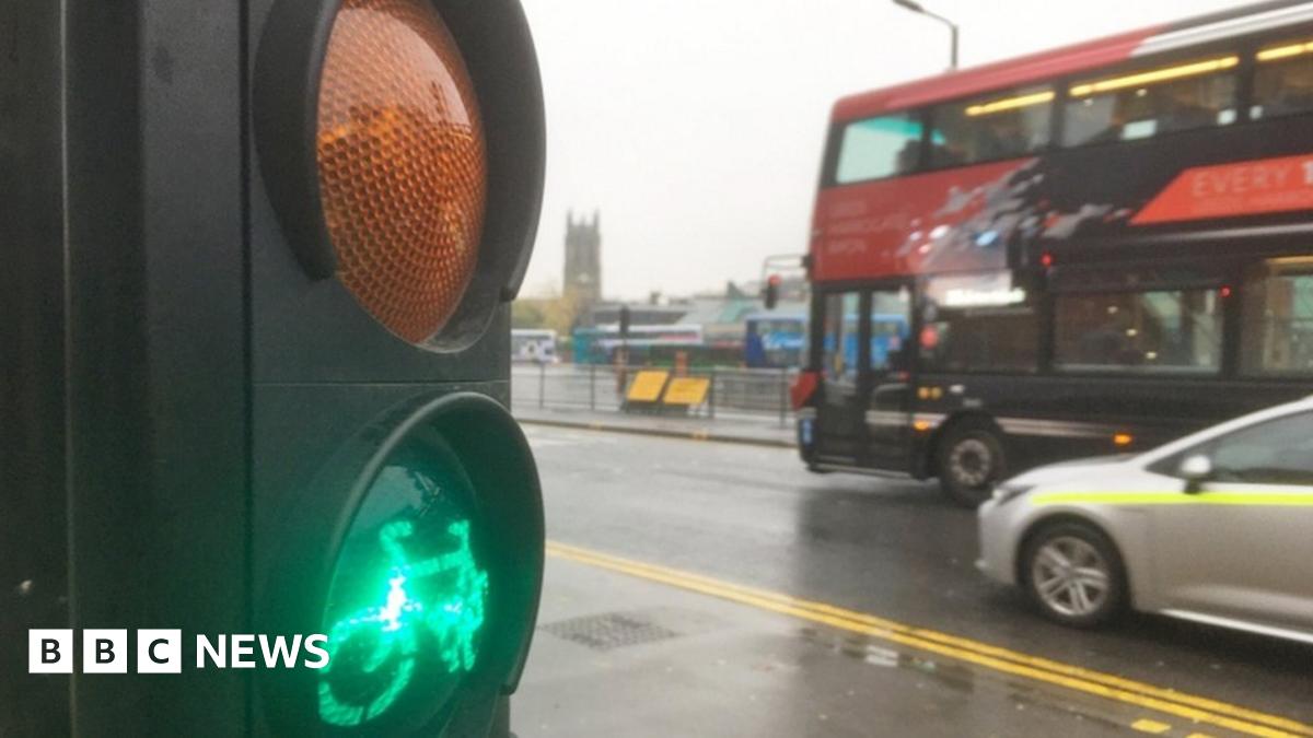 Leeds Clean air zone plans reviewed due to coronavirus - BBC News