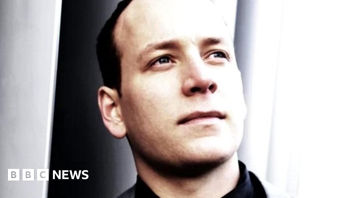 Chicken Shop murder: Man cleared of bike lock killing - BBC News