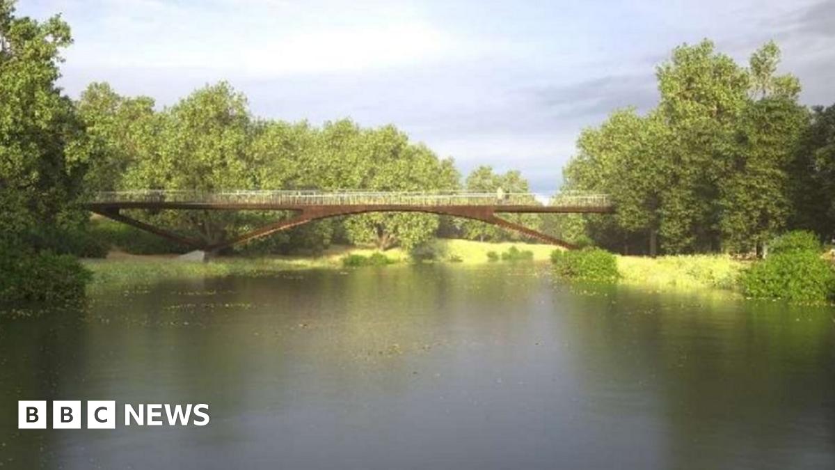 Plans for Evesham walking and cycling bridge submitted - BBC News