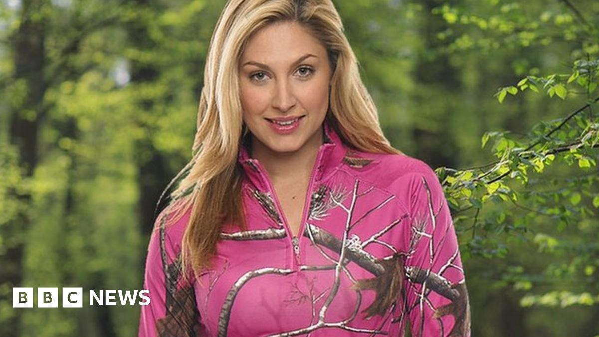 Can going pink draw more female hunters? - BBC News