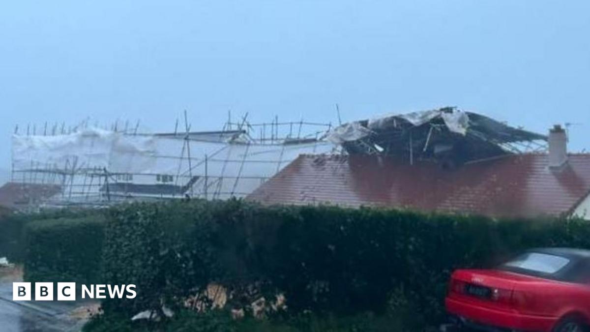 Guernsey: Storm Ciarán clear-up continues - BBC News