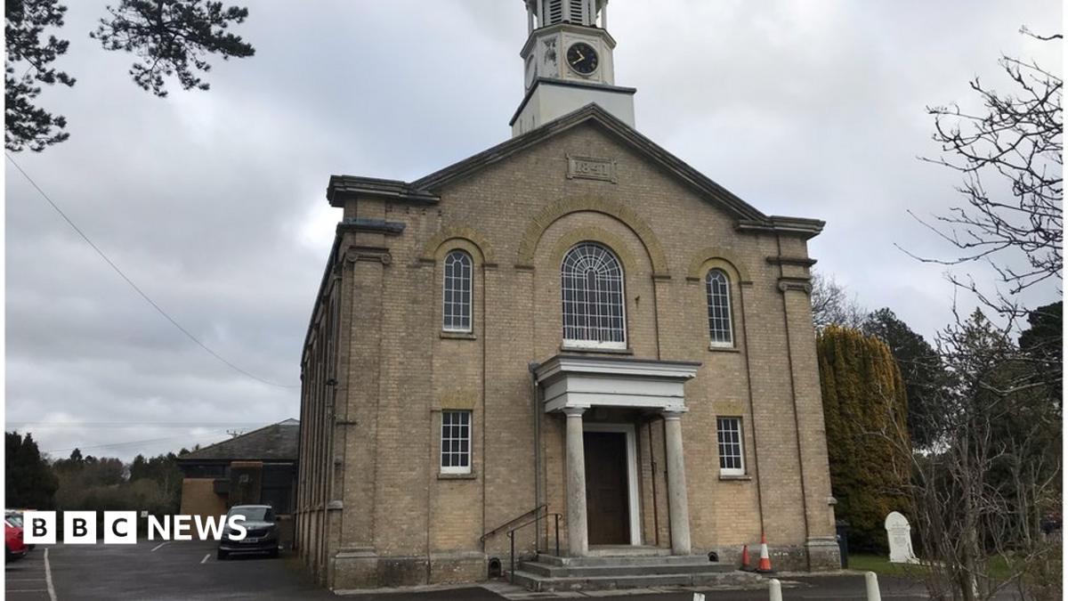 East Dorset pre-school under threat as church closes premises - BBC News