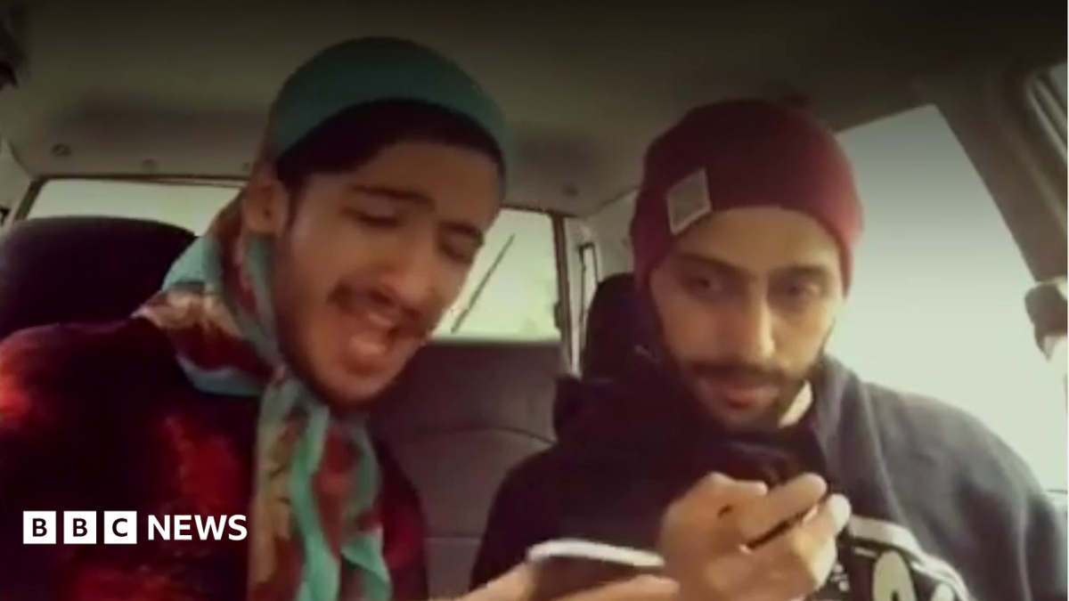 The Iranians flocking to social media for their comedy fix - BBC News