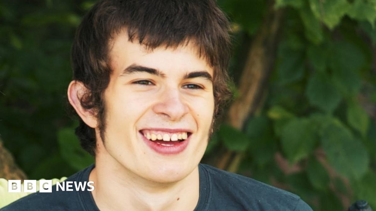 Criticised Southern Health NHS Foundation Trust 'must improve' - BBC News