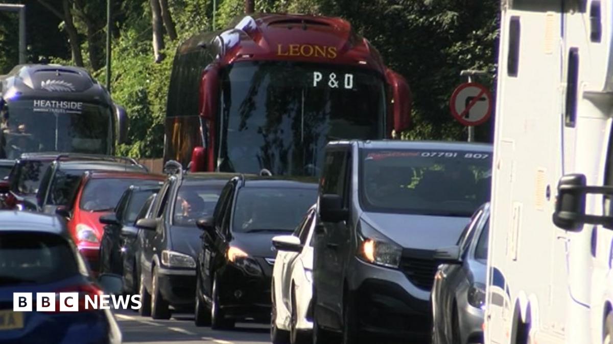 Southampton gridlock warning as M27 set for third closure - BBC News